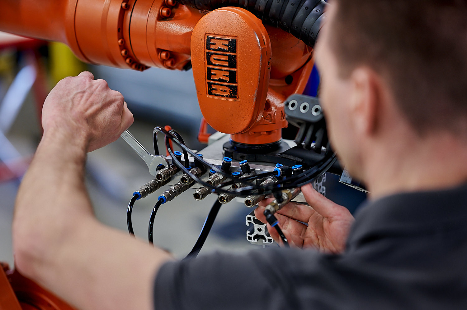 Tenacon | KUKA Roboter Service & Wartung